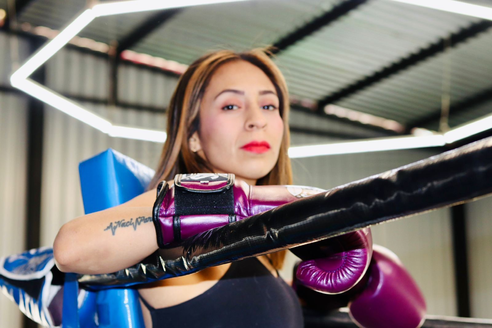 ANGGYNETTE, LA VENEZOLANA MÁS MEXICANA Y SU APOYO AL TRI - Round Uno ...
